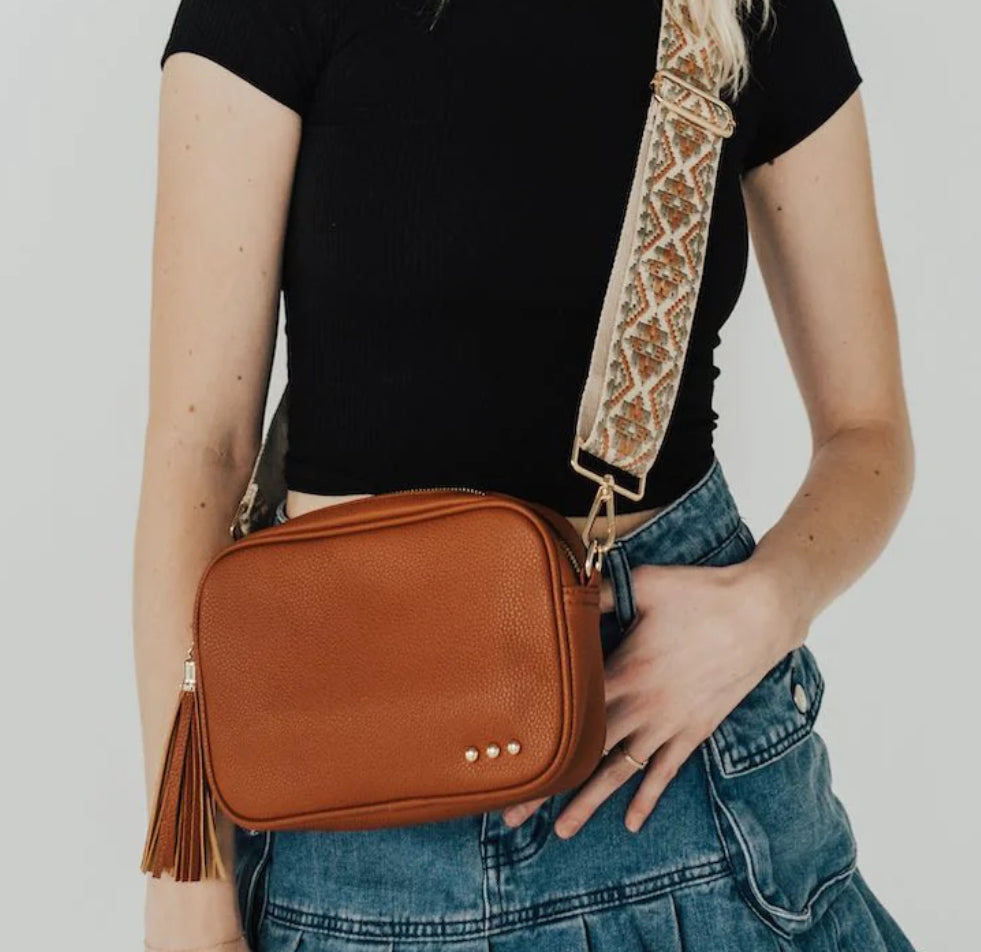 WILLOW CAMERA CROSSBODY BAG – The Daisy Lou Boutique